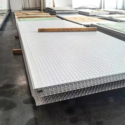 China Best Prices of China 6mm 8mm Galvanized Steel Plate Checkered Steel Plate Customized for Industrial Walkways for sale