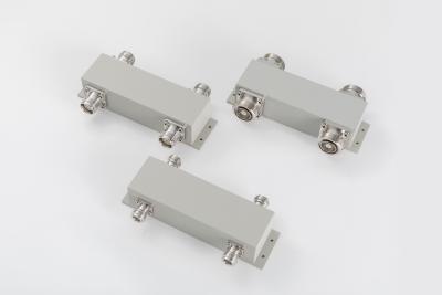 中国 698-3800MHz 2inの2out雑種のカプラー/2:2コンバイナーPIM -150/-160 販売のため