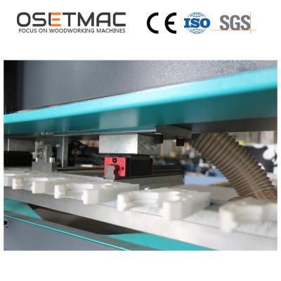 China 0.03 mm Repeatability 3 Axis CNC Router Machine for Cabinet and Furniture Production for sale