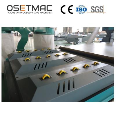 Китай Деревообрабатывающий шкаф двери Cnc маршрутизатор режущая машина оборудованная 220V / 380V напряжением продается