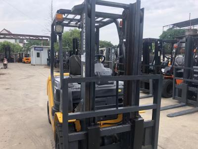 Κίνα Χρησιμοποιημένο ανελκυστήρα Komatsu 4000 kg 2 τόνους 3 τόνους 5 τόνους Ιαπωνία ISUZU Απόδοση κινητήρα προς πώληση