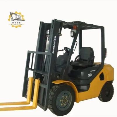 Κίνα Δεύτερο χέρι Komatsu Original Japan 3 τόνων Χρησιμοποιημένο πετρελαιοκίνητο φορτηγό FD30 FD80 FD50 προς πώληση