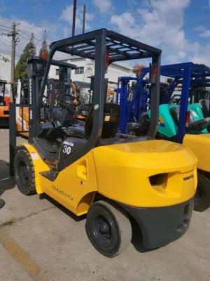 Chine Camion élévateur diesel à 3 tonnes utilisé pour les opérations d'entrepôt à vendre
