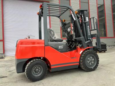 Chine Vendre un chariot élévateur à essence/GPL de 2 à 3,5 tonnes avec un mât à trois étages et une longueur de fourchette de 1150 mm à vendre
