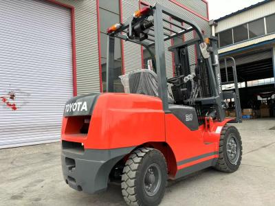 Chine Vendre un chariot élévateur à essence/GPL de 2 à 3,5 tonnes avec un mât à trois étages et une longueur de fourchette de 1150 mm à vendre