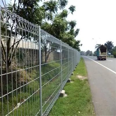China Roll Top Triangle Bending Brc Welded Wire Mesh Fence for sale