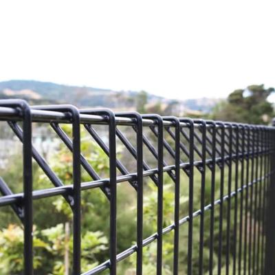 China Factory Supplier Popular Design Wroth Iron Fence High Security Roll Top  Welded Wire Mesh Fence Panel for sale
