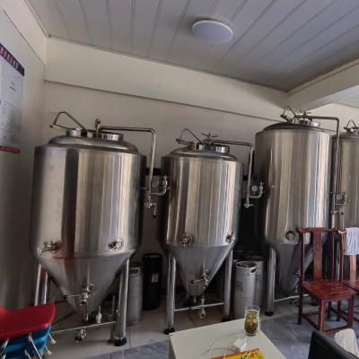 中国 220V GHO 300L 競争力のある価格で発酵装置のためのビール工場のジャケット式発酵機 販売のため