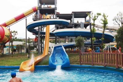 Китай Водные горки общего деталя аквапарк изготовленные на заказ высокоскоростные с емкостью 120 всадников/х продается