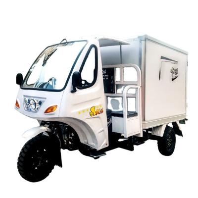 China Triciclo de cabina de 300 cc refrigerado a água com caixa de carga fechada para transporte de alimentos frescos à venda