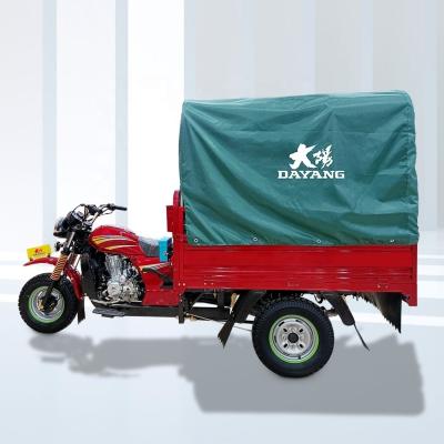 China Triciclo motorizado de passageiros de peso reduzido de 500 kg para necessidades de transporte versáteis à venda