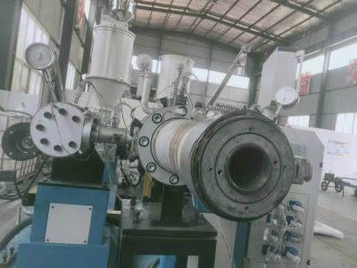 China Línea acanalada de la protuberancia del tubo del solo tornillo del PVC PPR del PE PP para el aire acondicionado en venta