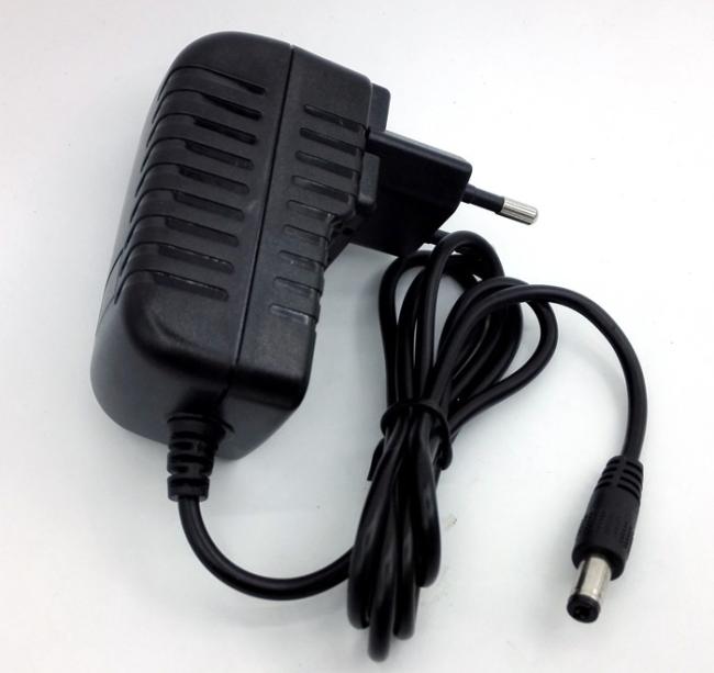 9 volt 3 amp power adapter
