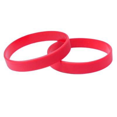 Chine Un bracelet en silicone avec des lettres lumineuses et une couleur personnalisée à vendre