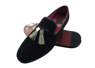 Chine Des lunettes de velours brodées sur mesure pour hommes et des moccasins pour hommes à vendre