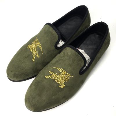 Chine Les hommes de l'armée Verts Velour Loafers Respirants Hommes Glissez sur les chaussures d'été à vendre