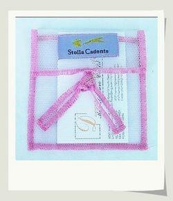 Cina Borse del regalo della maglia di Natale dell'organza con il logo ricamato in vendita