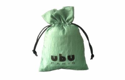 Cina Borse alla moda del regalo della maglia, sacchetto dei gioielli del taffettà con il cordone in vendita