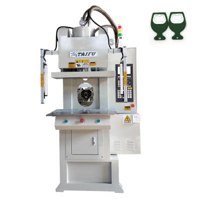 Cina 55 tonnellate Power Cord C-Type Vertical Injection Molding Machine per la fabbricazione di apribottiglie in vendita