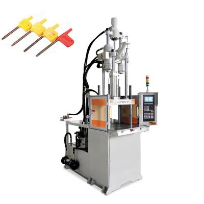 Cina Macchina per stampaggio a iniezione di plastica standard da 35 tonnellate per la fabbricazione di supporti di tornitura in vendita
