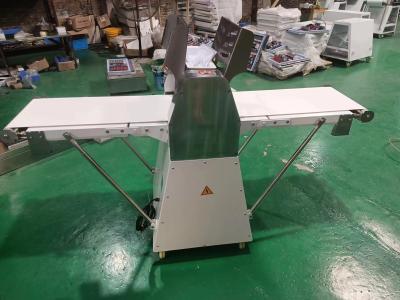 Κίνα Heavy Duty Vertical Dough Sheeter 0.75kw Power 6.5kg Max Dough Weight Kitchen Equipment προς πώληση