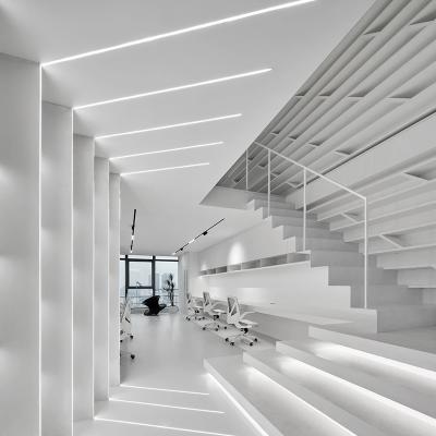 Chine Profils en aluminium d'extrusion de H8mm LED avec le diffuseur de PC pour l'éclairage de plancher à vendre