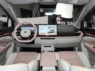 중국 고급 ECO 우호적 전기 자동차 4 차륜 구동 SUV 지리 결합구조 M6 450 킬로미터 CLTC 판매용