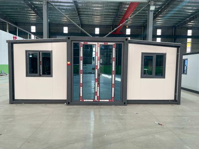 Expandable Container House