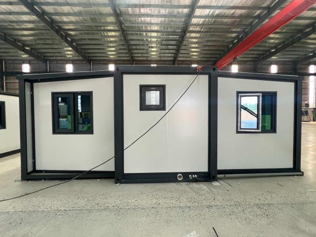 Expandable Container House