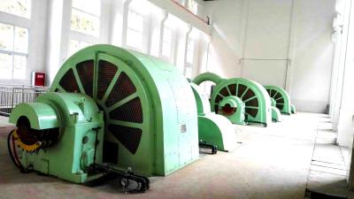 China Velocidad del generador de turbina Pelton 6-10kV Tensión nominal 500-3000r/min Rango de velocidad en venta