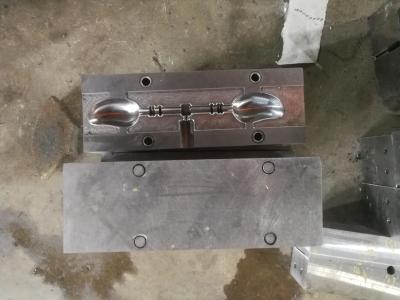Cina Stampaggio mediante soffiatura CATIA Bottle Molding del prototipo della pipetta di 718 contagocce in vendita
