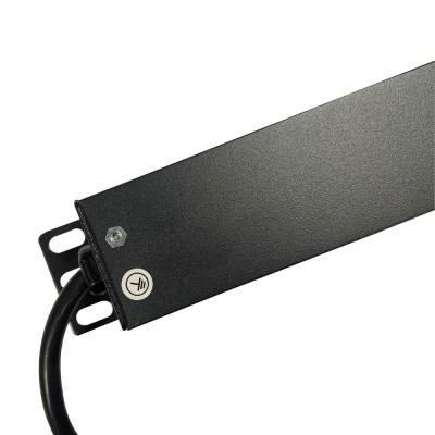 China Unidad de distribución de energía en rack de 220v con medidor, barra de alimentación para montaje, sala de servidores, GER, PDU en venta