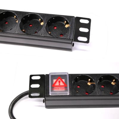 China Unidad de distribución de energía en rack de 220v con medidor, barra de alimentación para montaje, sala de servidores, GER, PDU en venta