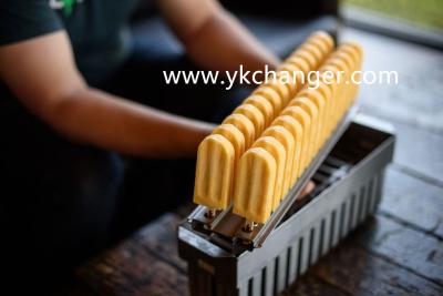 China Molda o tipo de aço inoxidável do ataforma do brida do fabricante 2x14 63ml do lolly de gelo do gelado com o suporte liso da vara de alta qualidade à venda