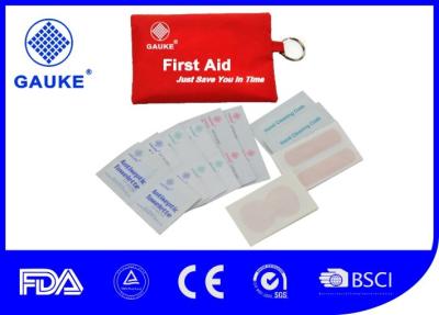 China Tipo pequeno kit de primeiros socorros médico básico do bolso com forma do quadrado da porta-chaves à venda