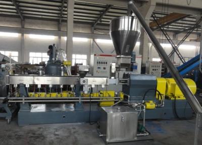 Cina L'ANIMALE DOMESTICO si sfalda macchina di riciclaggio di plastica del granulatore con l'estrusore a vite gemellato in vendita