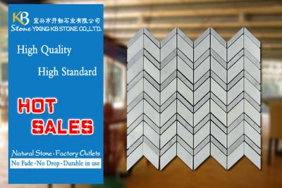 Cina Marmo bianco della Cina di progettazione di marmo moderna della pavimentazione con Grey di Carrara in vendita