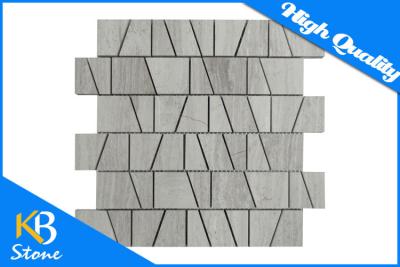 Cina Strati grigi di legno irregolari del marmo del mosaico per la pavimentazione e mattonelle della parete moderne e progettazione di lusso in vendita