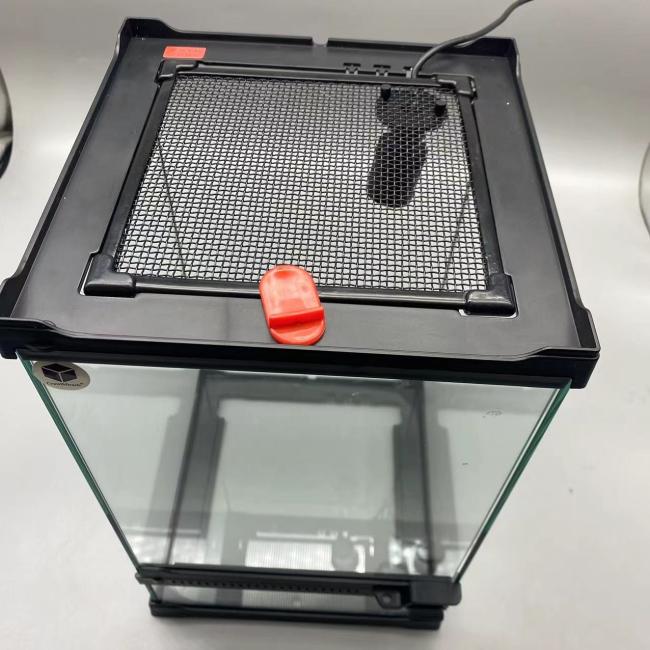 Sturdy Casing 5.0 UVB Bulb - In Use with Reptile