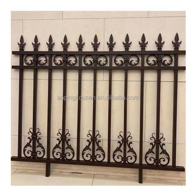 Cina Fence di ferro rivestito in polvere galvanizzata a caldo per ornamento e sicurezza del giardino domestico in vendita