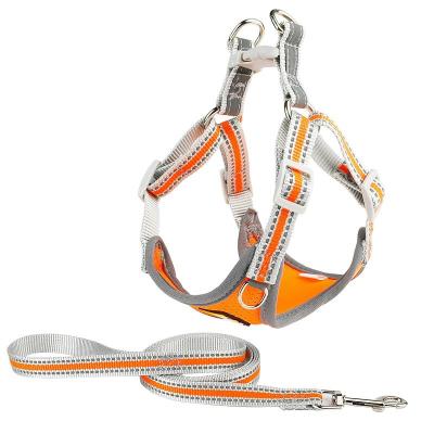 Cina Cablaggio all'ingrosso del petto dell'animale domestico di stile del guinzaglio respirabile di Cat Harness Vest Type Dog nuovo in vendita