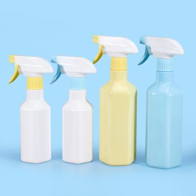 중국 300ml/500ml 흰색 / 파란색 / 노란색 직사각형 스프레이 병을위한 흰색 펌프로 부드럽다 판매용