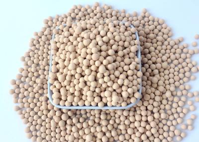 China Granos absorbentes de la esfera del tamiz molecular del tamaño de poro de la pureza 3A del 98% para la deshidratación del etanol del pH 7-9 en venta