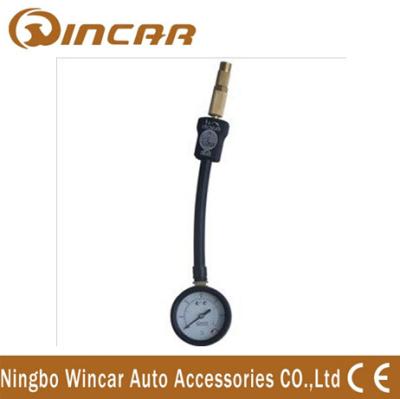 China Disque o calibre de pressão dos pneus digital do caminhão 4X4 com a embalagem de borracha protetora à venda