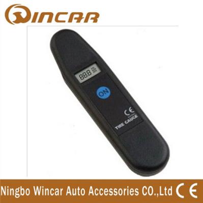 China LCD que lê o verificador do calibre de pressão dos pneus do carro de 12V Digitas, 0.15-9.50 barras à venda
