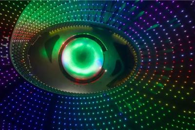 China Pantalla de pantalla de malla LED de decoración navideña con grado de protección IP67 y control remoto en venta
