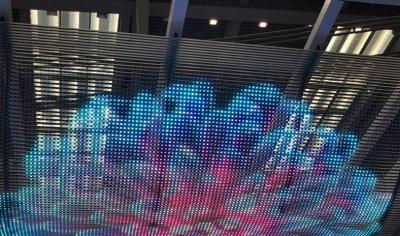 China Display de pantalla de LED de color completo Display de pantalla de malla de LED flexible Display de cortina de LED en venta