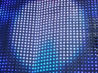 China Outdoor Pixel Vollfarbe LED Lichtquelle Anzeige Gitterbildschirm IP67 Adressierbar zu verkaufen