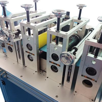 China Botão elástico tridimensional da máquina uma da máscara que forma o equipamento de produção da máscara à venda