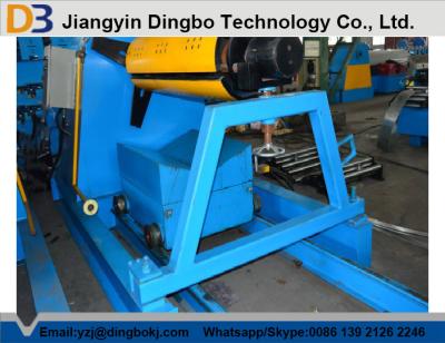 Cina 3 chilowatt di Uncoiler del tetto del rotolo idraulico del pannello che forma macchina con il sistema di controllo di CNC in vendita